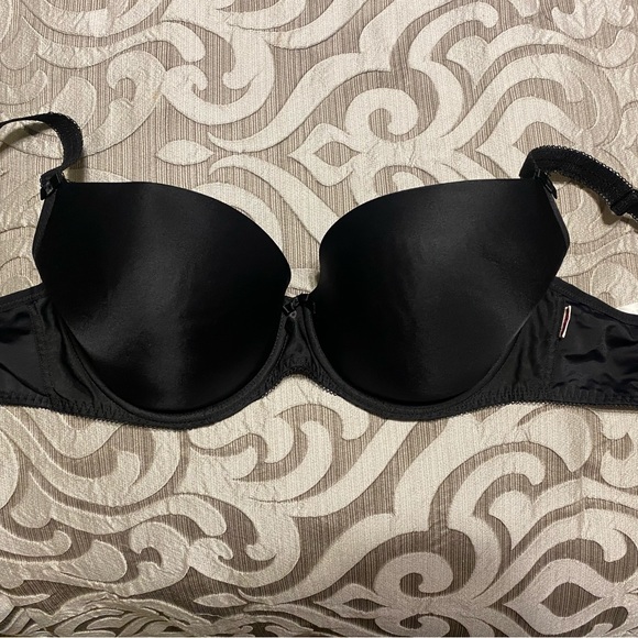 Freya | Intimates & Sleepwear | Freya 32g Black Underwire Bra Lightly ...